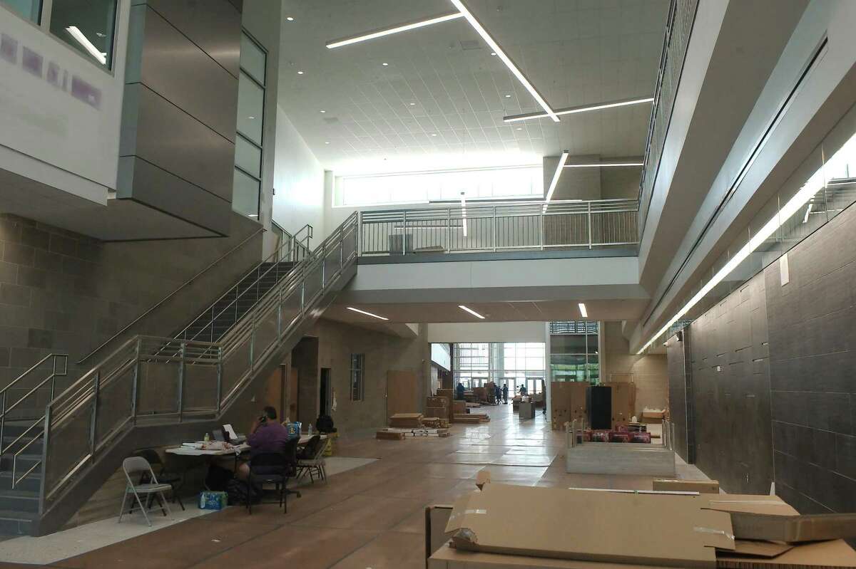 Iowa Colony High aims to establish its own traditions with fall opening