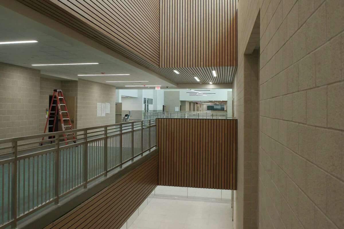 Iowa Colony High aims to establish its own traditions with fall opening