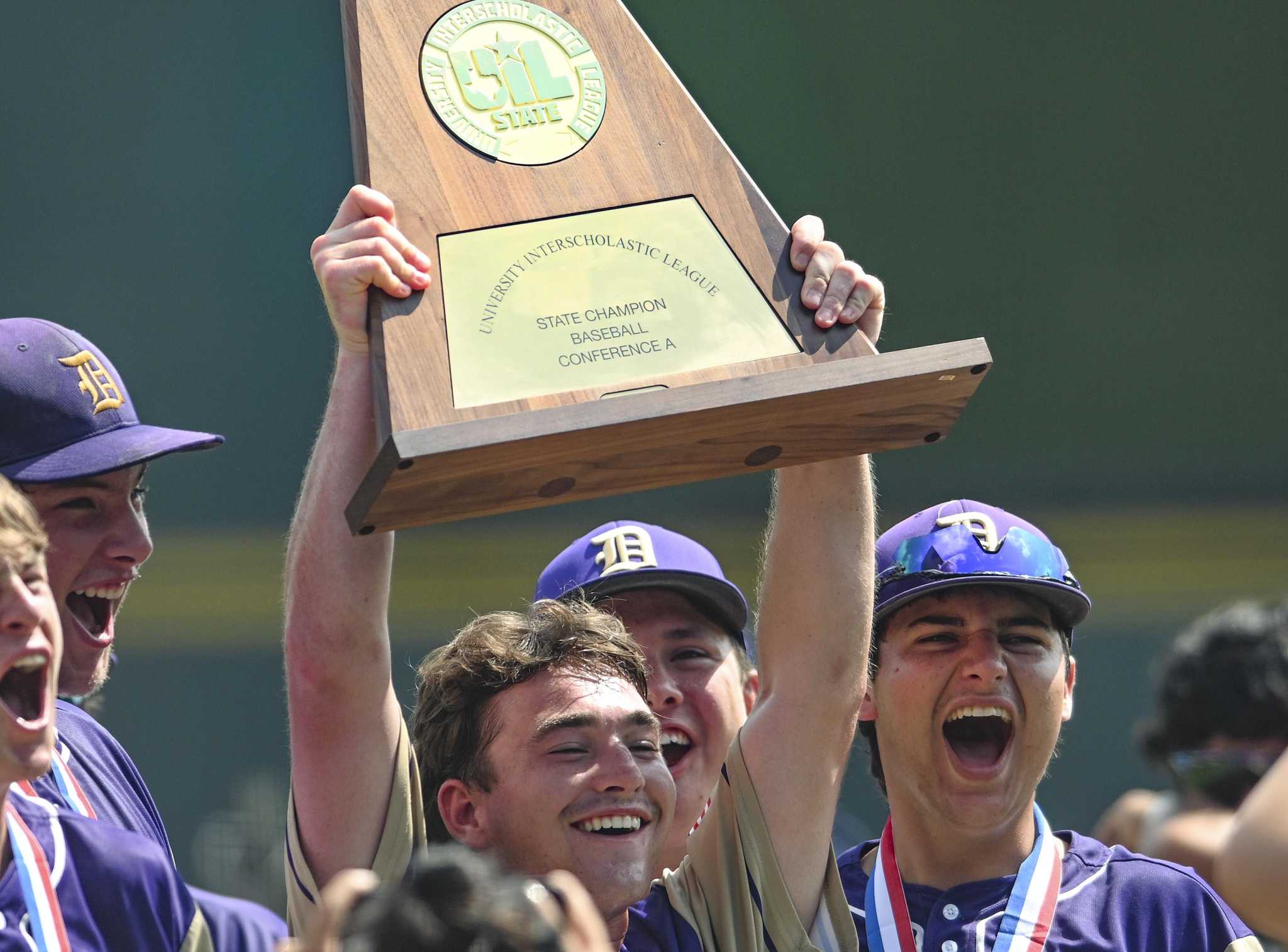 D'Hanis wins 3rd state baseball title