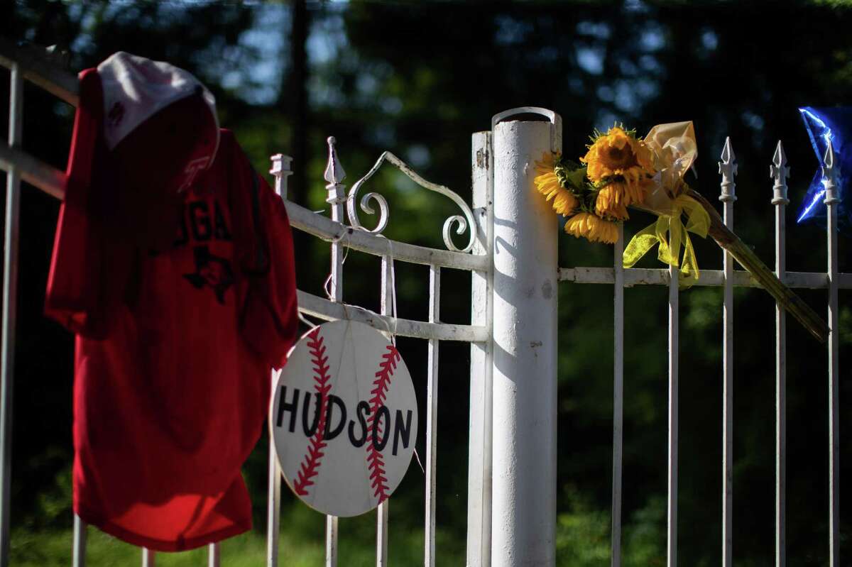 Texas prisoner, who killed 5 from Tomball, may have used handcuff key ...