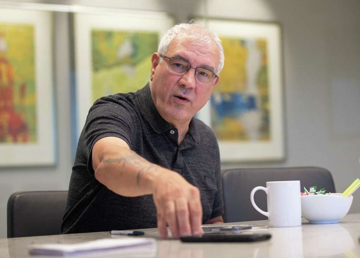 Bond of education: Ex-prisoner, teacher reunite at Montgomery ISD ...