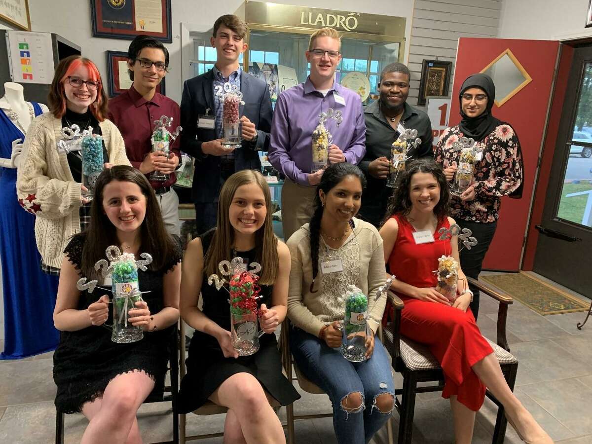 Conroe Service League awards scholarships to graduates
