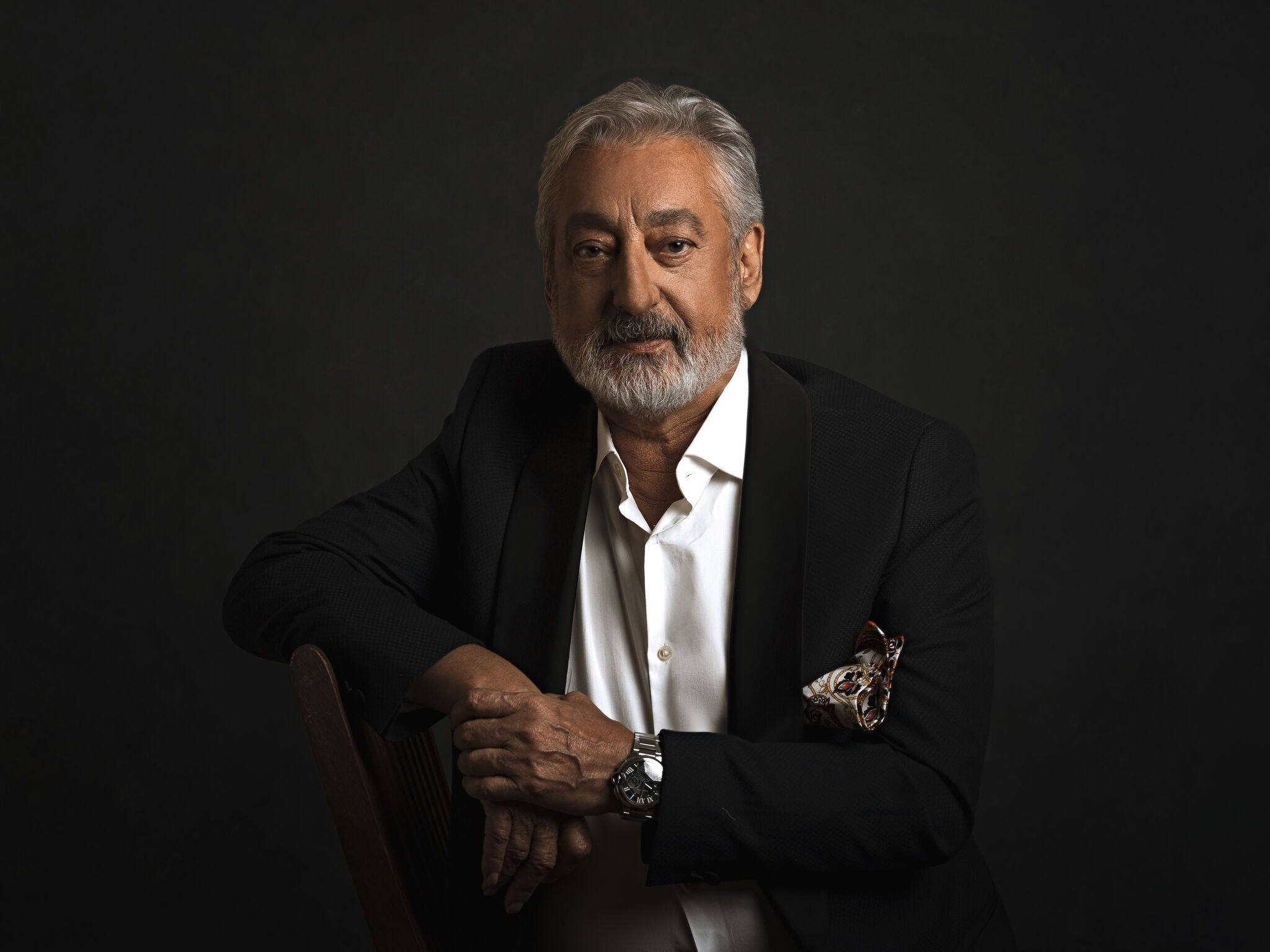 Q&A: Iranian pop legend Ebi talks getting healthy, loving Peter Gabriel ...