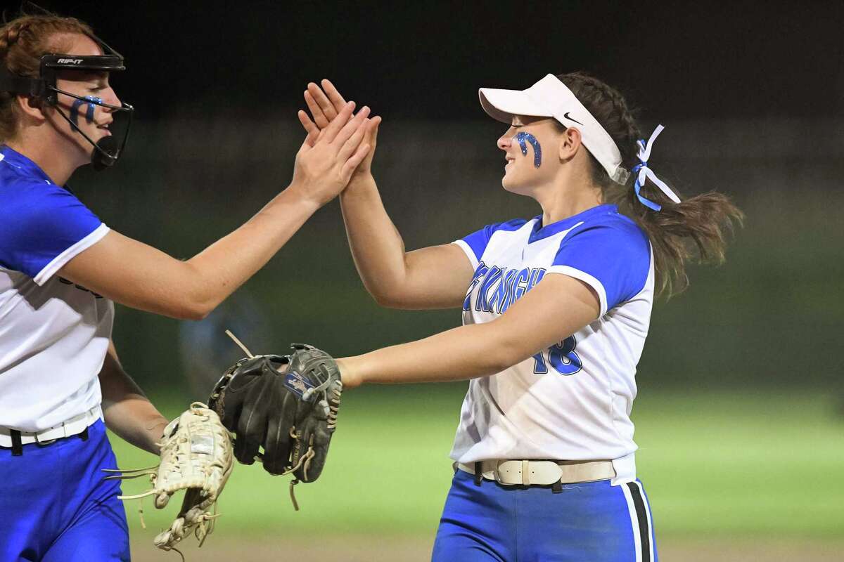 Southington softball sets national record with 20th state title ...