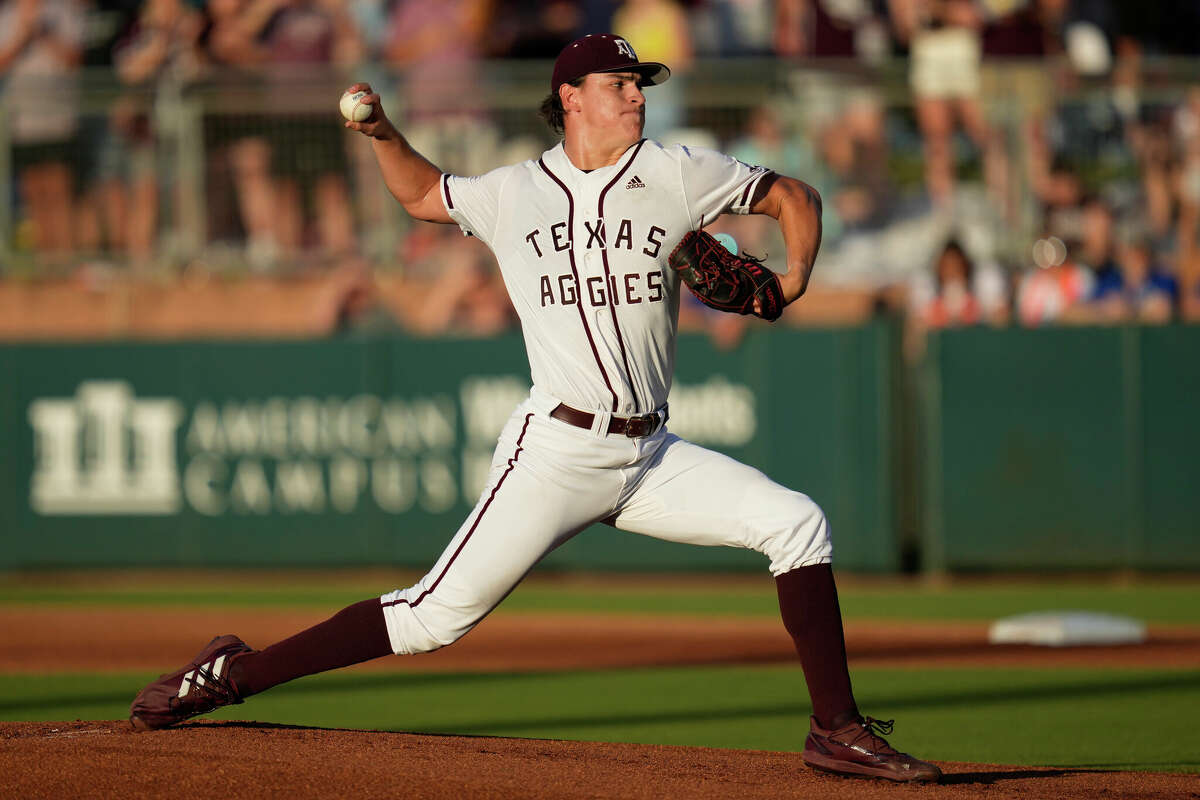 NCAA super regional: Texas A&M walks off on Louisville