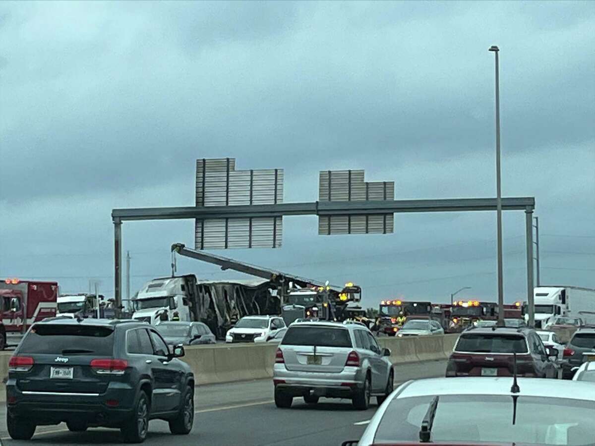 I-95 reopens after watermelon truck crash in Bridgeport