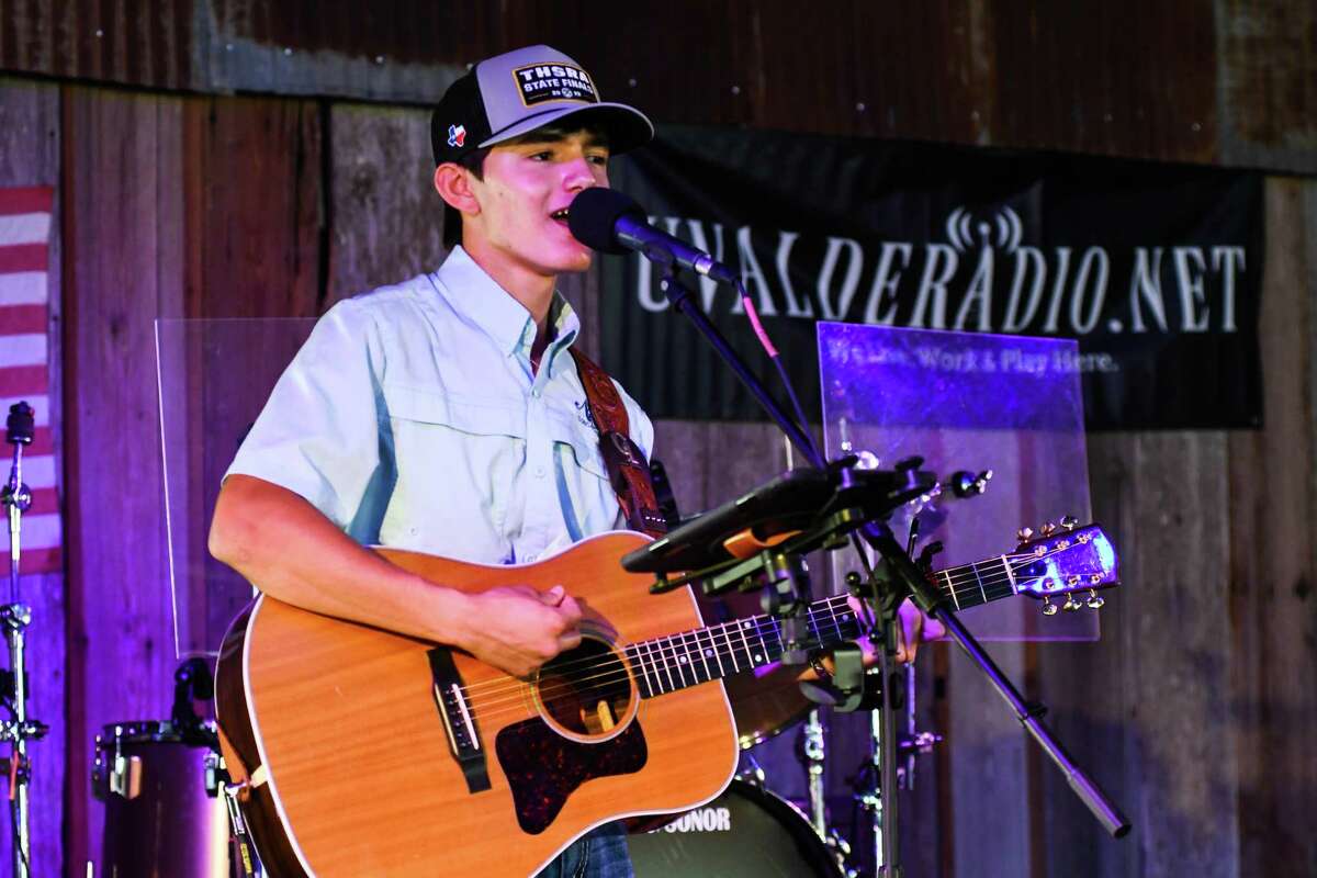 Country artists concert raises money for Uvalde families