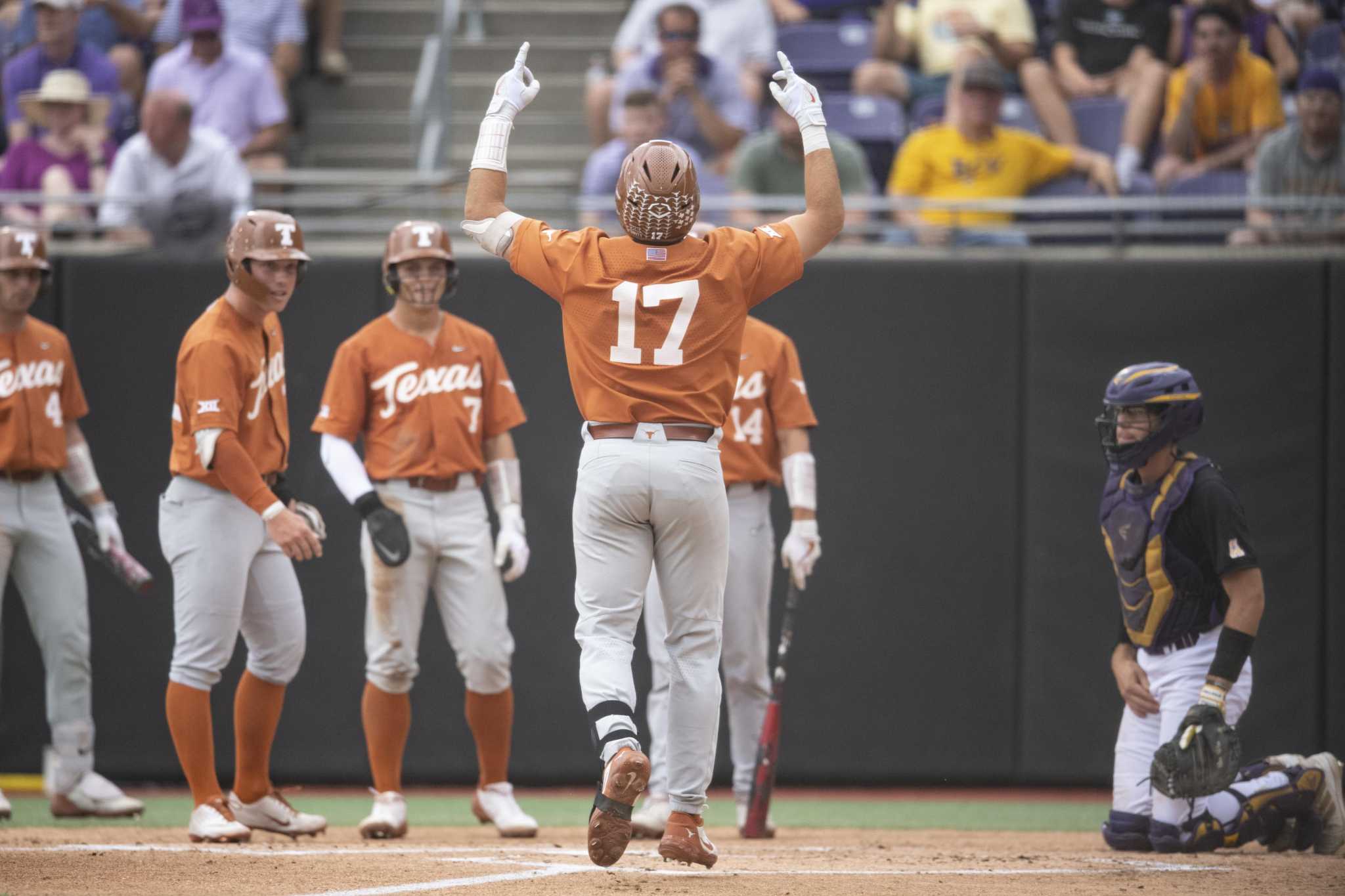 Texas big boppers bringing big bats to College World Series