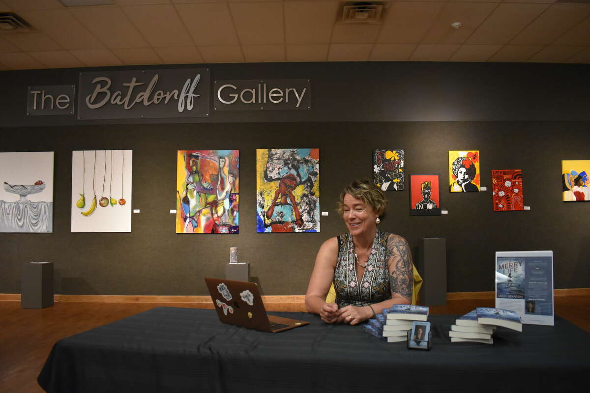 Artworks hosts author book reading in Big Rapids gallery