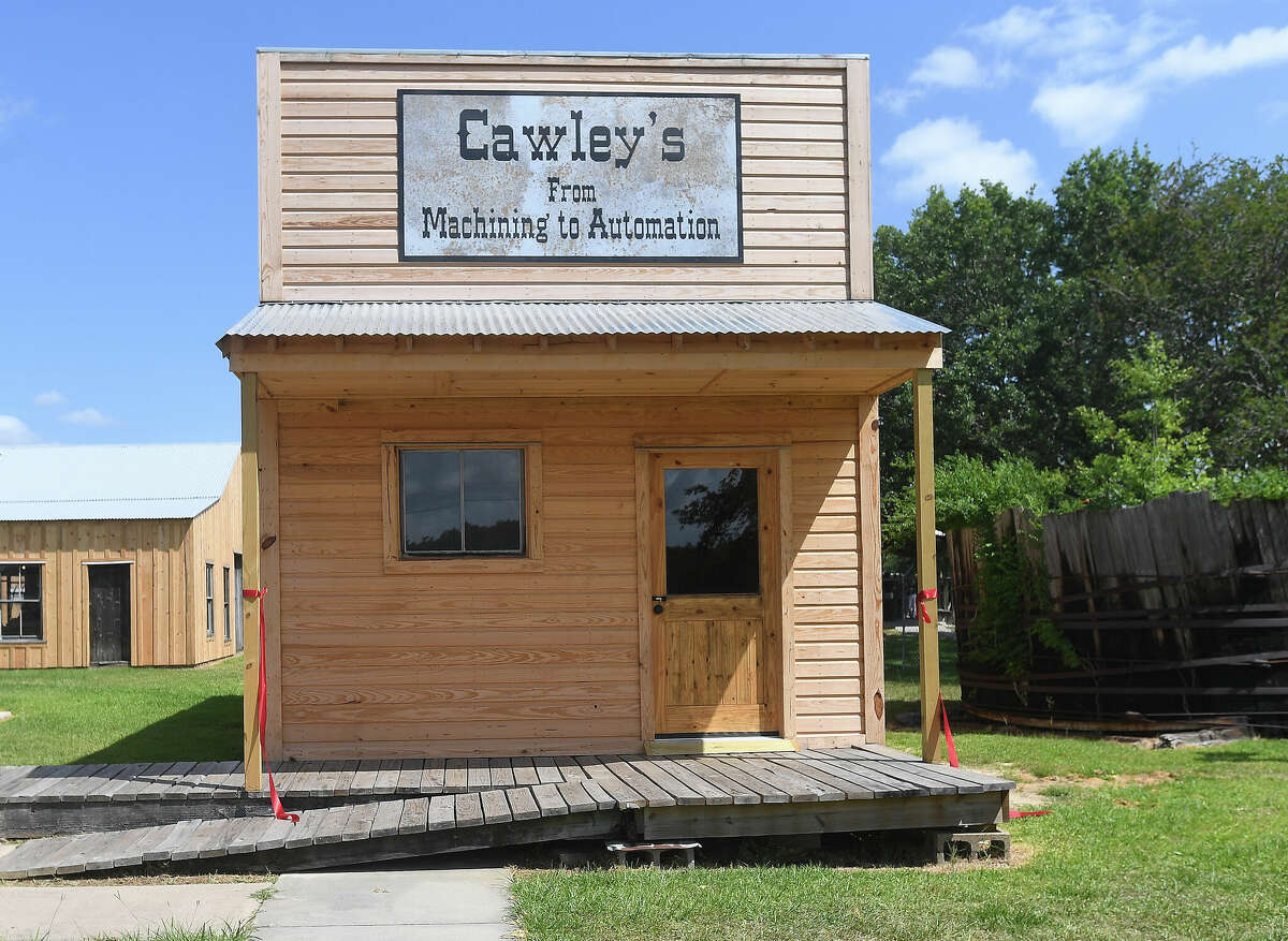 Spindletop Museum in Beaumont adds Clifton Cawley exhibit