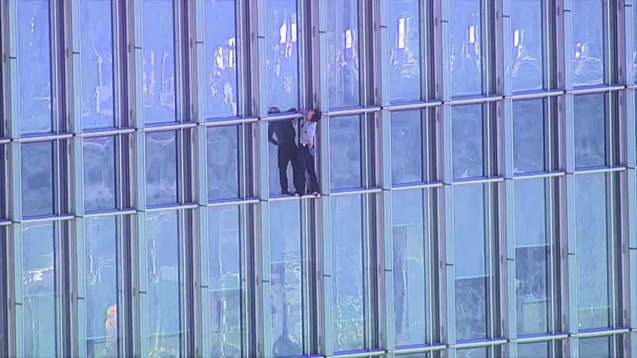 Man in custody after scaling 50-story building in Oklahoma City