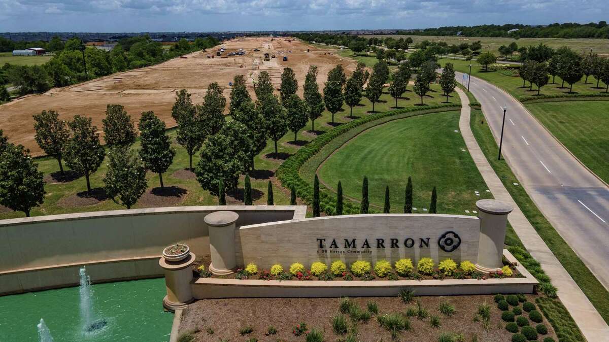 Houston suburbs' master-planned communities step up amenities