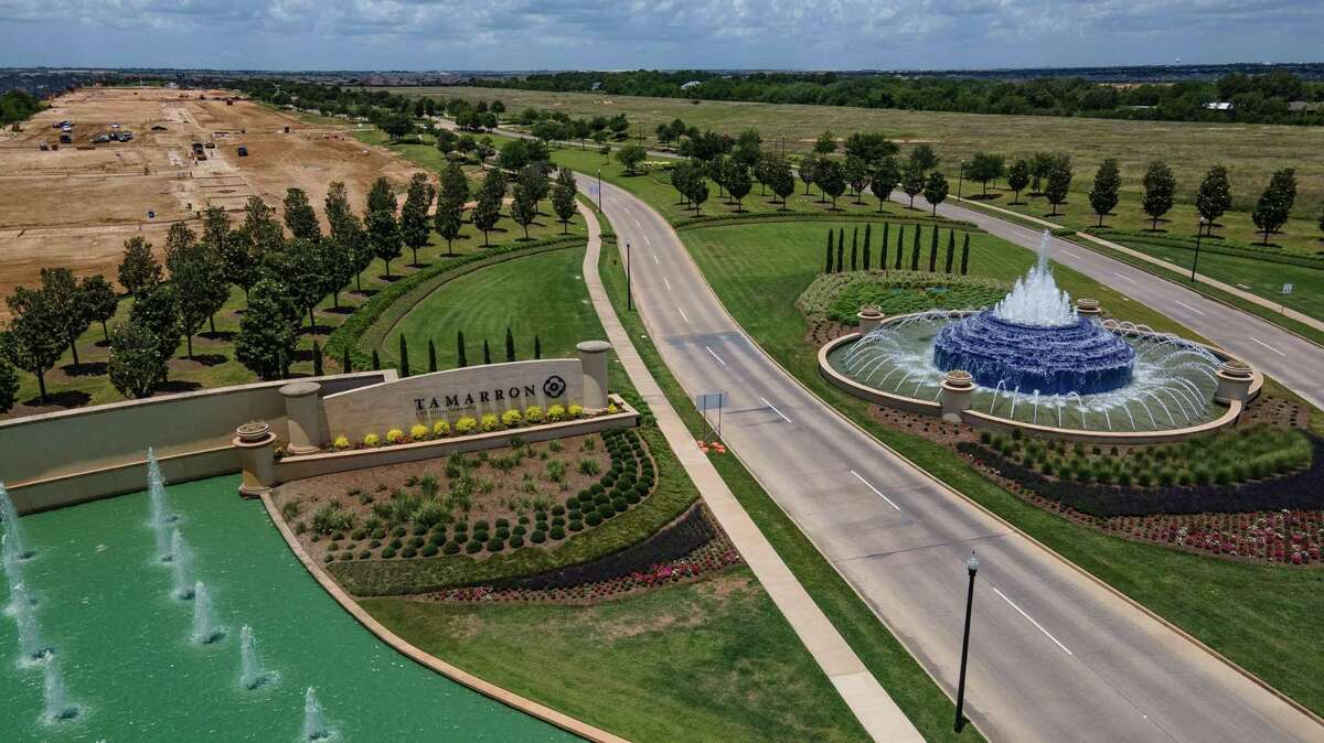 Houston suburbs' master-planned communities step up amenities