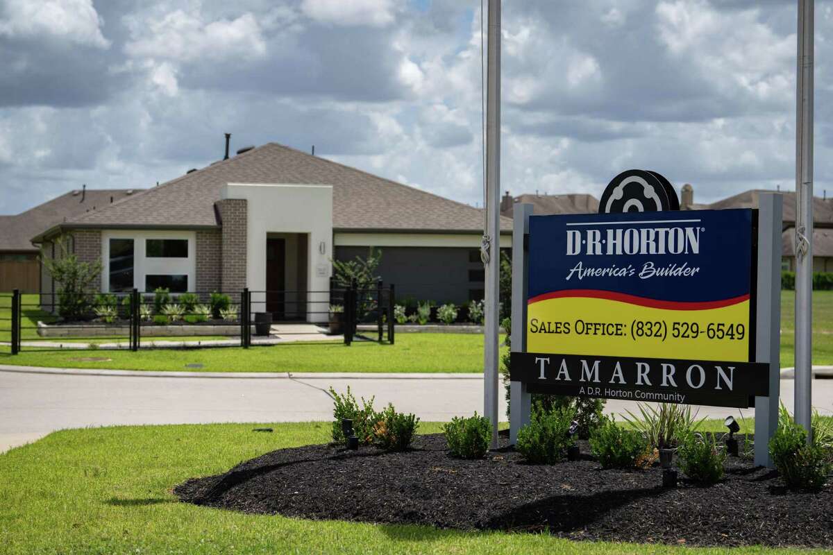 Houston suburbs' master-planned communities step up amenities