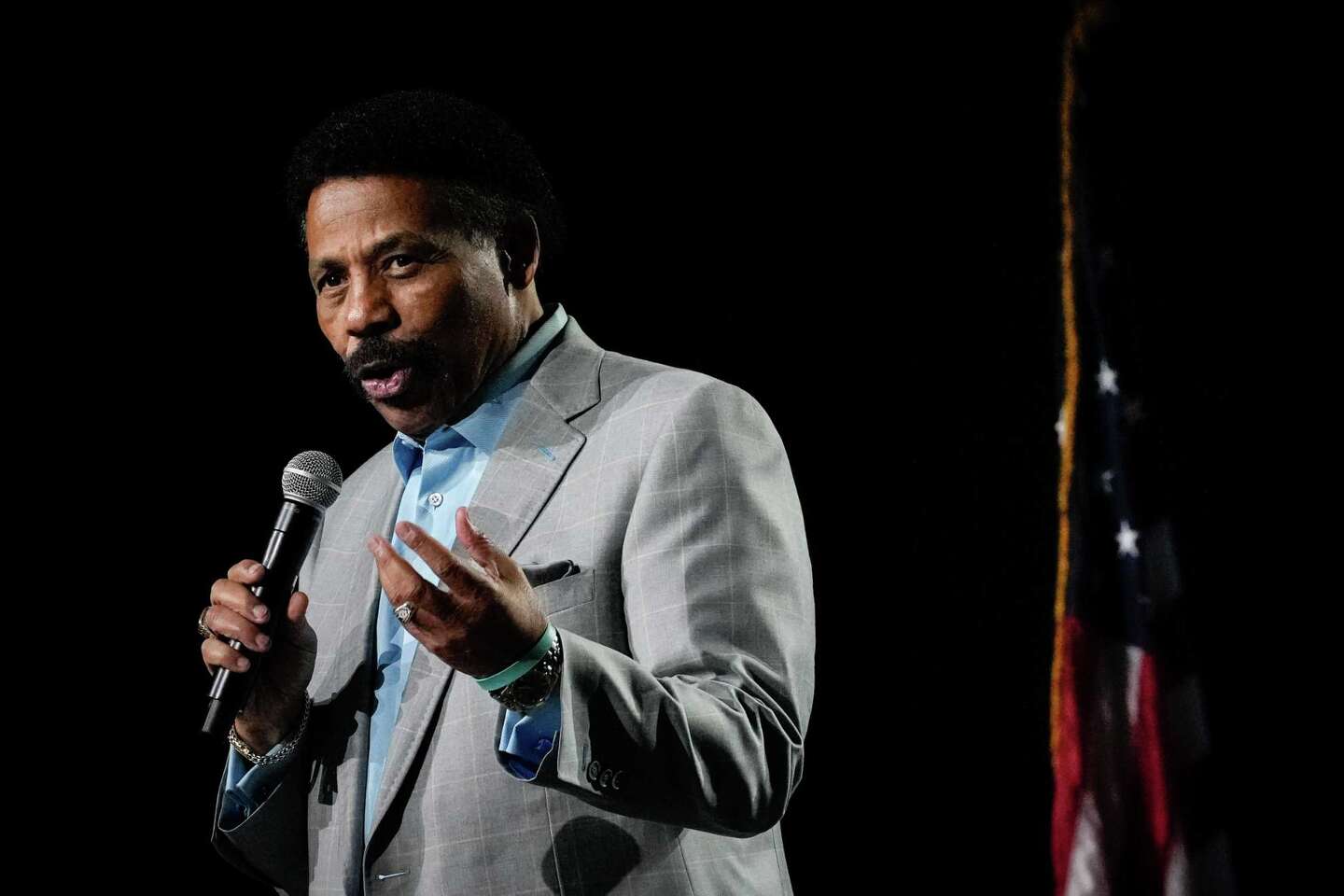Tony Evans steps down as Dallas pastor, cites 'sin' from years ago