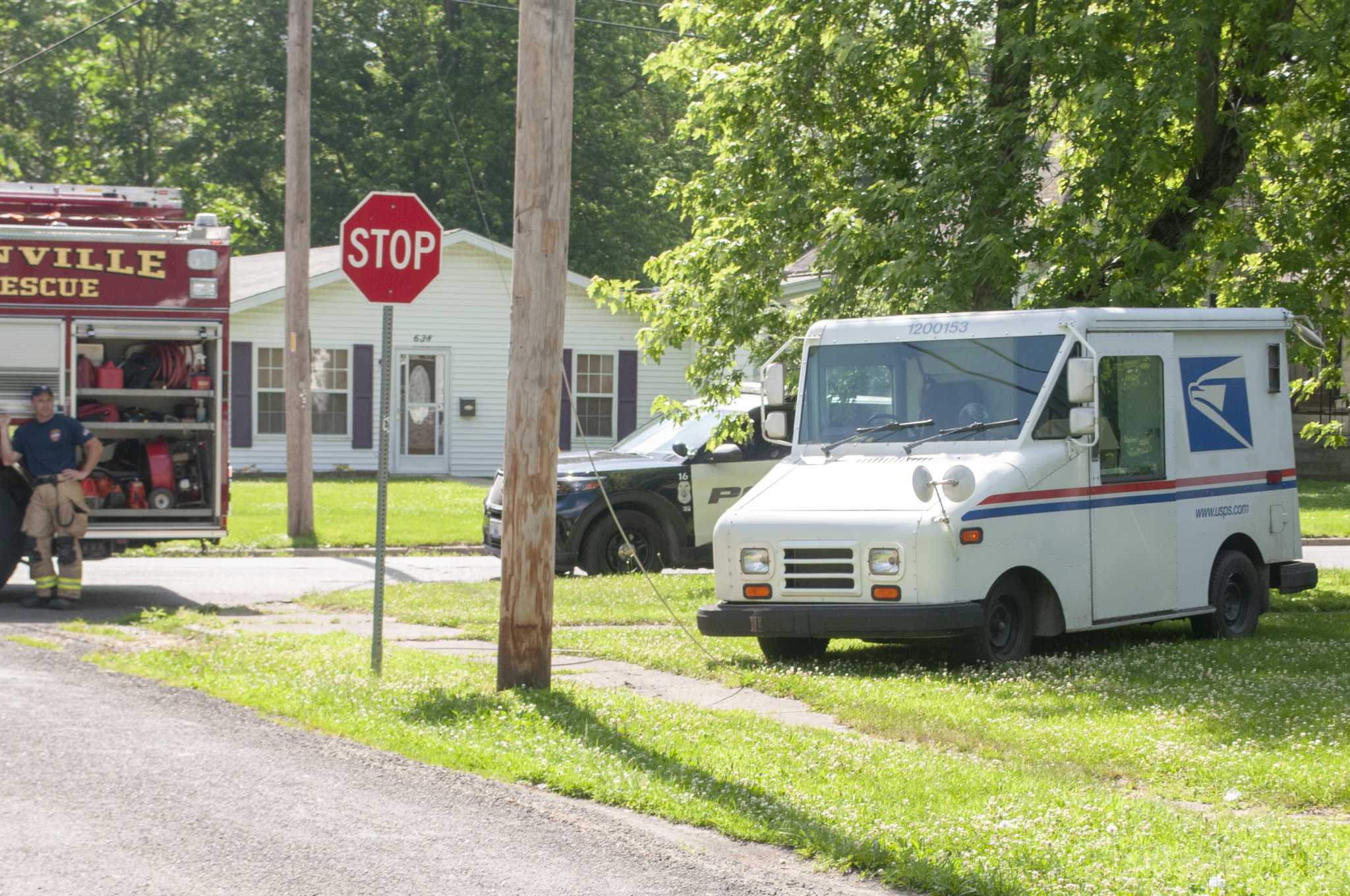 Photo: Postal carrier hurt in crash | Journal-Courier