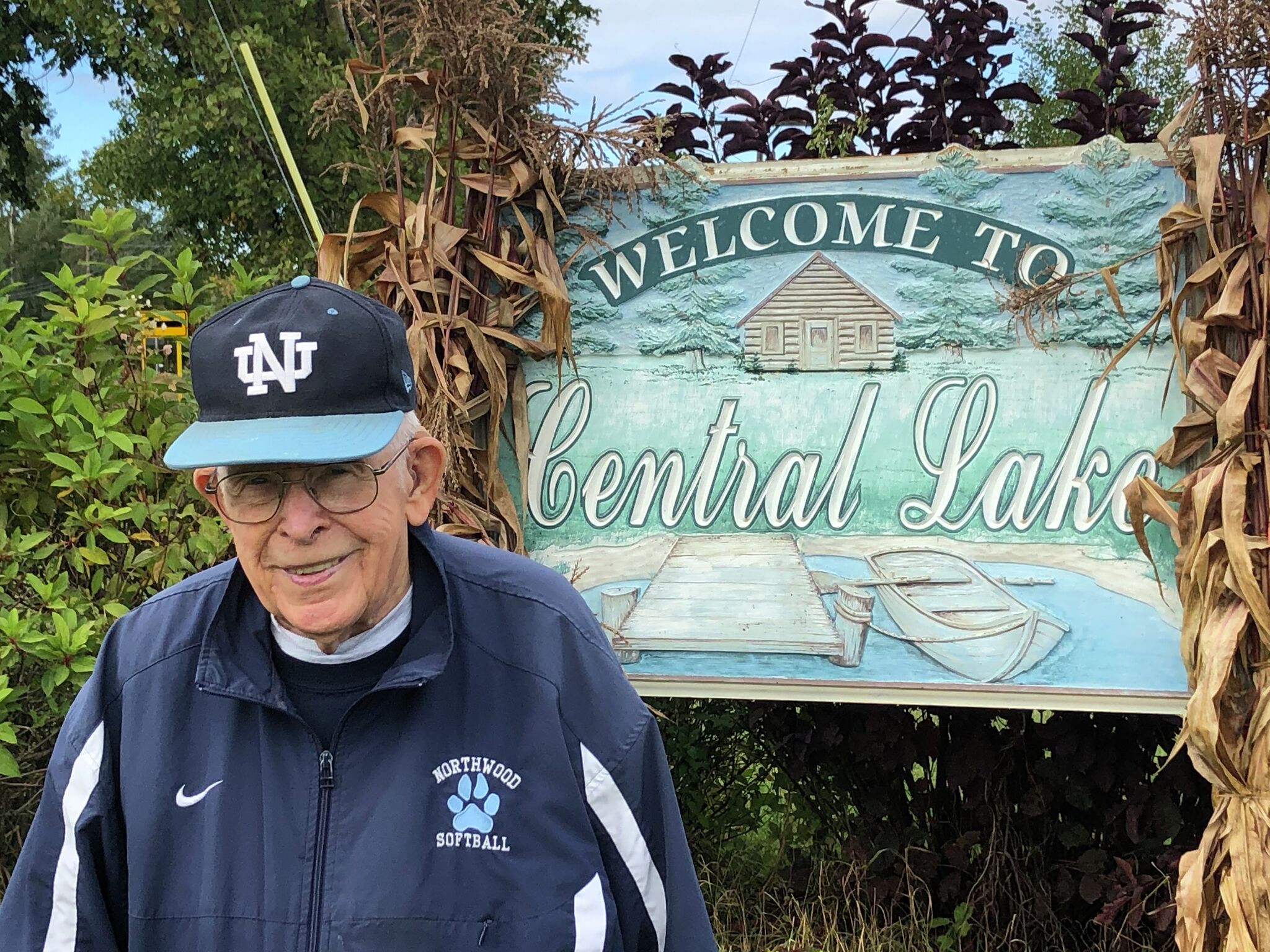 Robert Waite celebrates 95th birthday