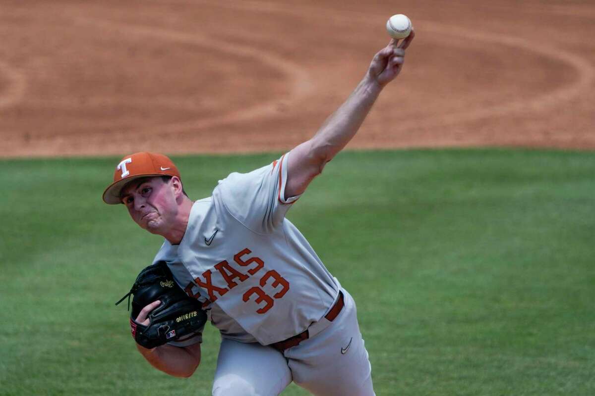 Texas prepares to play Notre Dame in College World Series