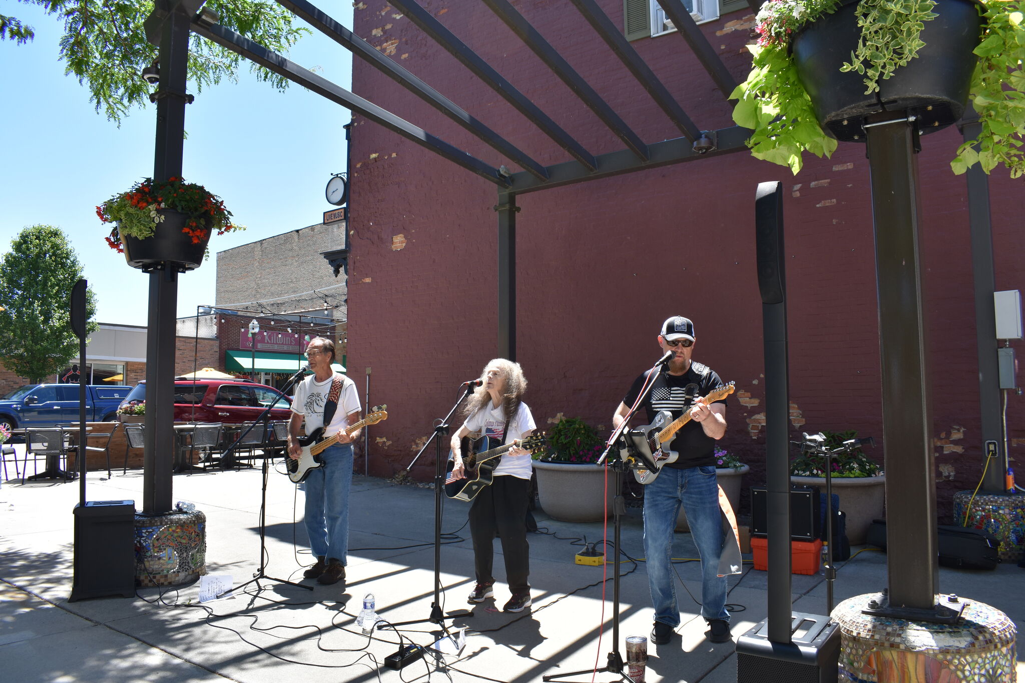 Nashville's Colmus Family band brings gospel music to Big Rapids Pocket ...