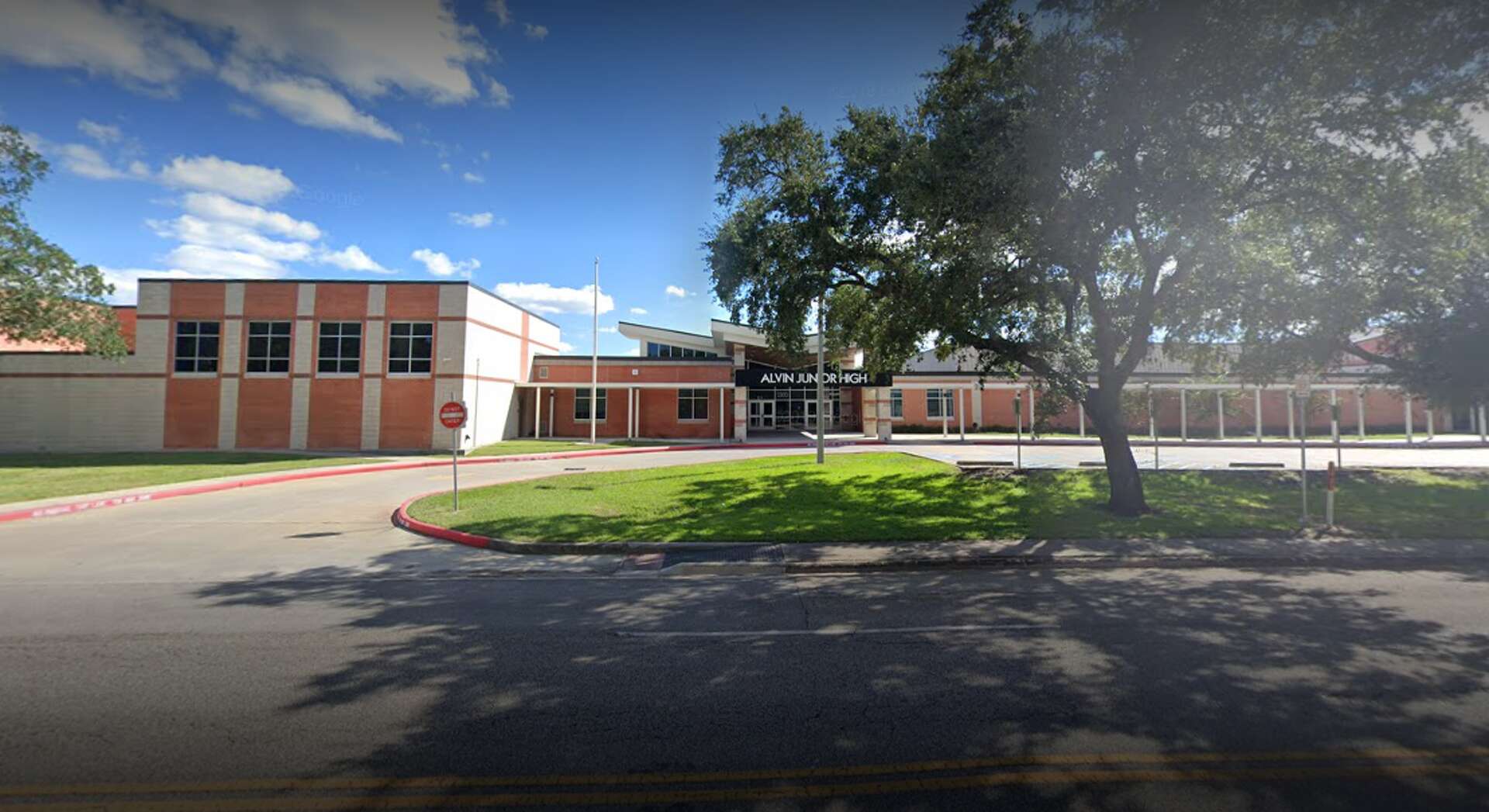 Alvin Jr. High School coach hospitalized after being stabbed by student