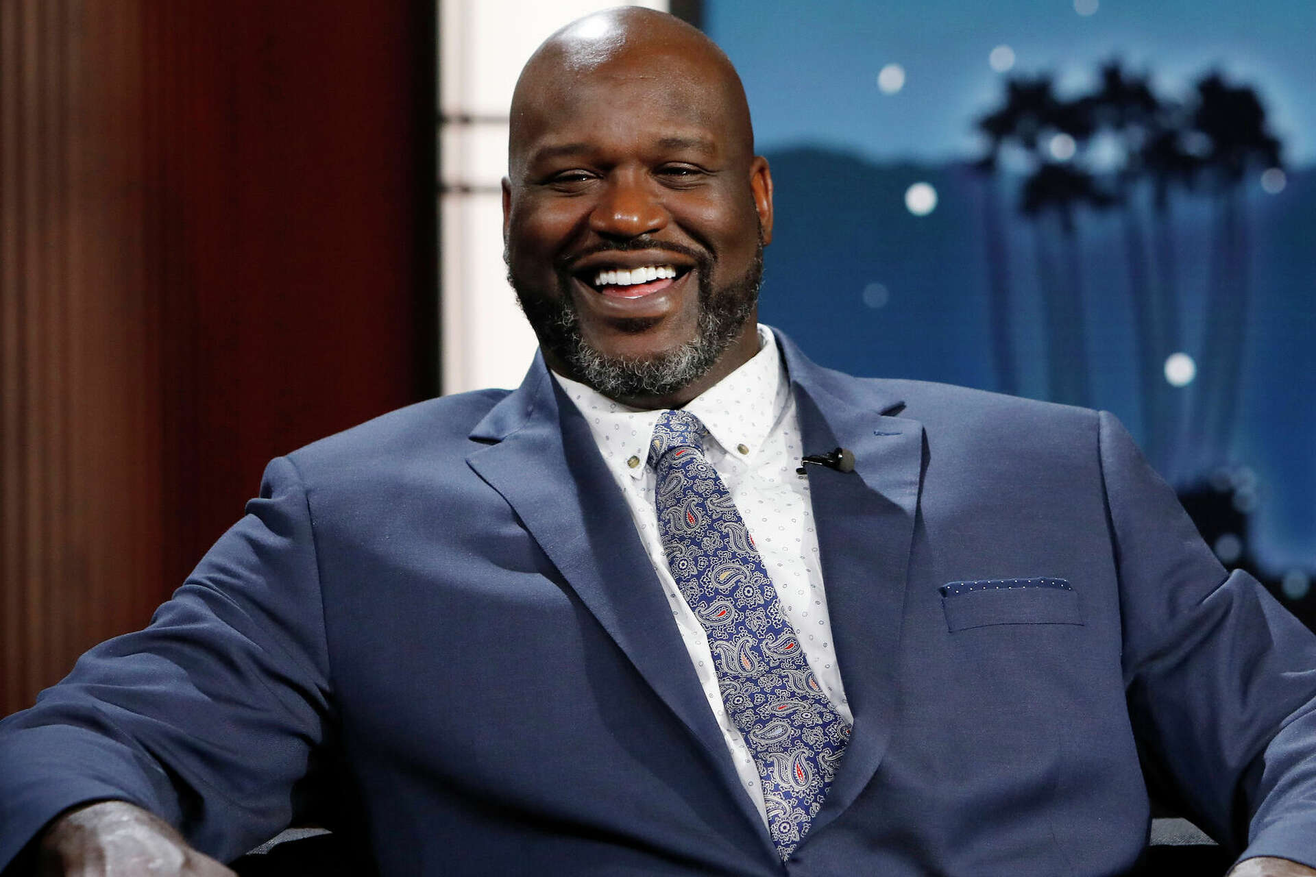 Shaq gives back to his new community in Texas after buying home