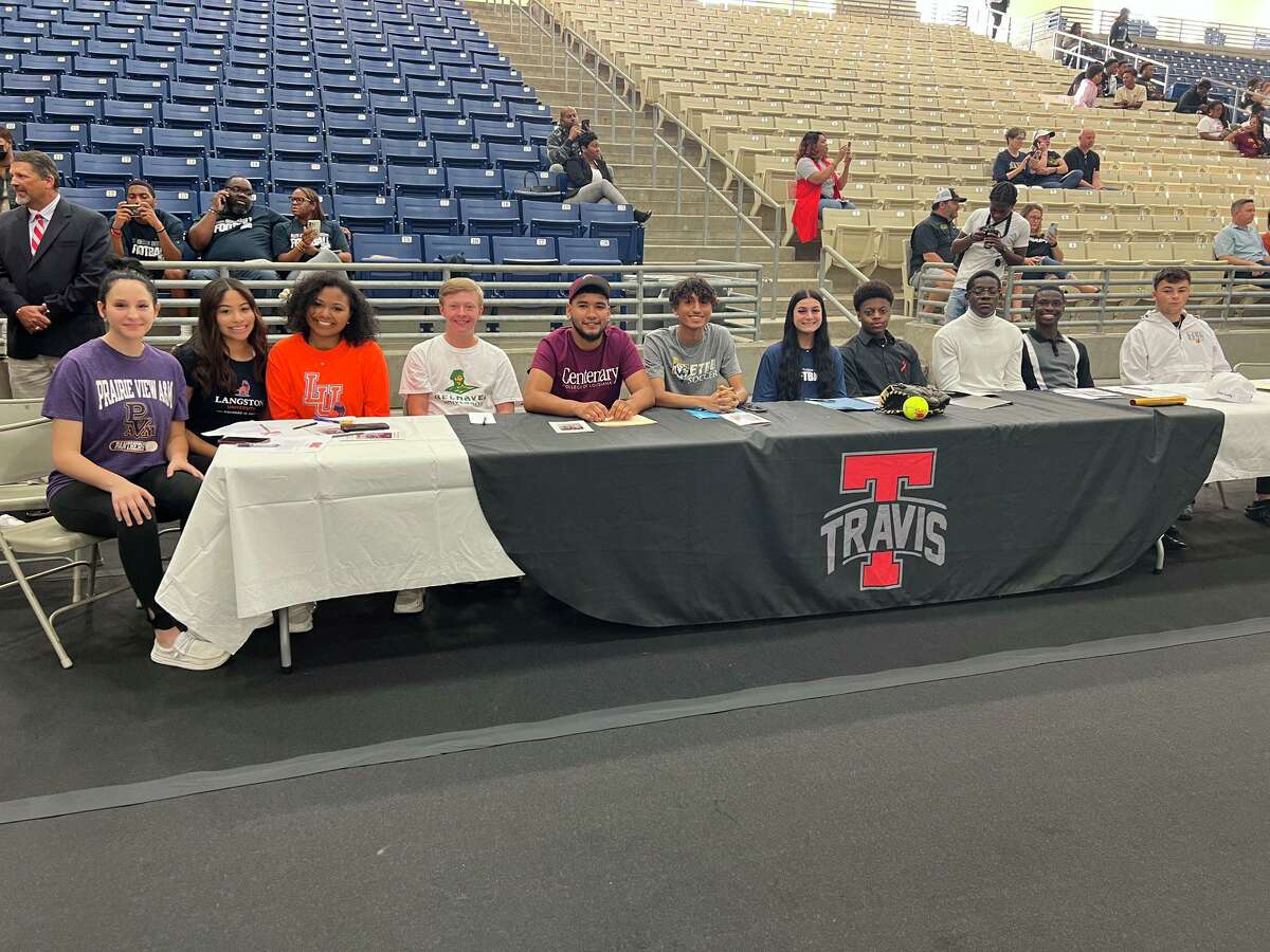 Fort Bend ISD sends impressive class to college athletics