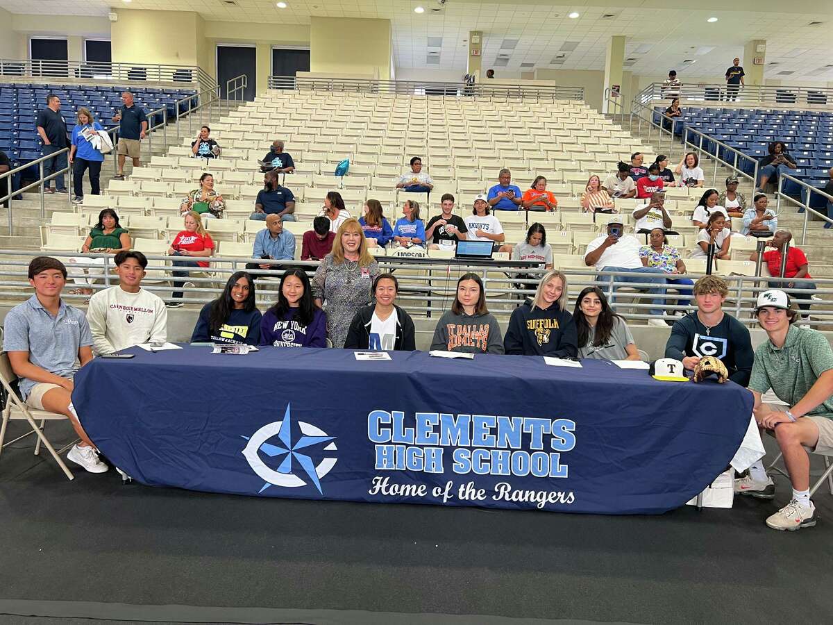 Fort Bend ISD sends impressive class to college athletics