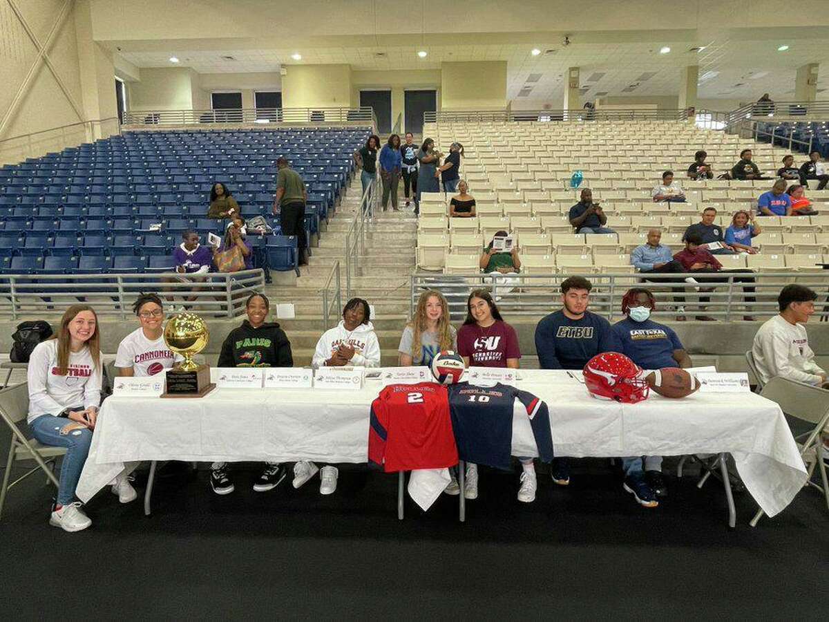 Fort Bend ISD sends impressive class to college athletics