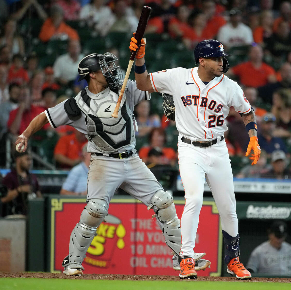Houston Astros: Aledmys Díaz, Yordan Alvarez injuries hamper depth