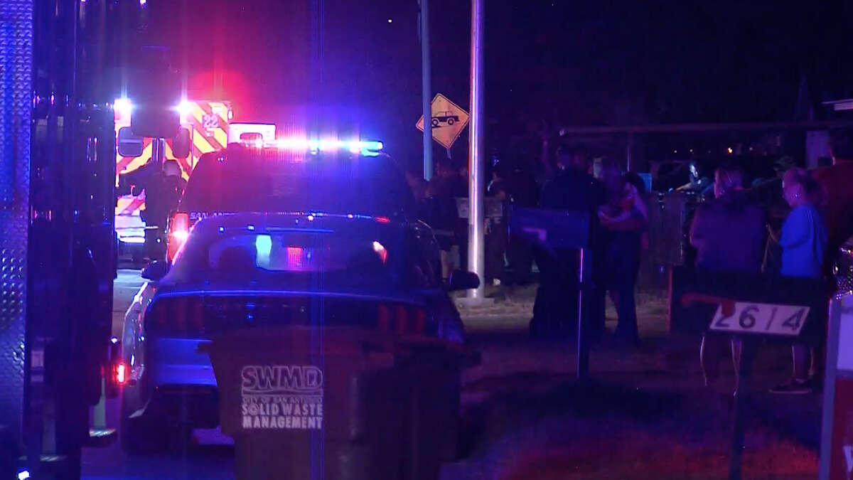 7 shot, 2 killed in drive-by shooting on Southwest Side