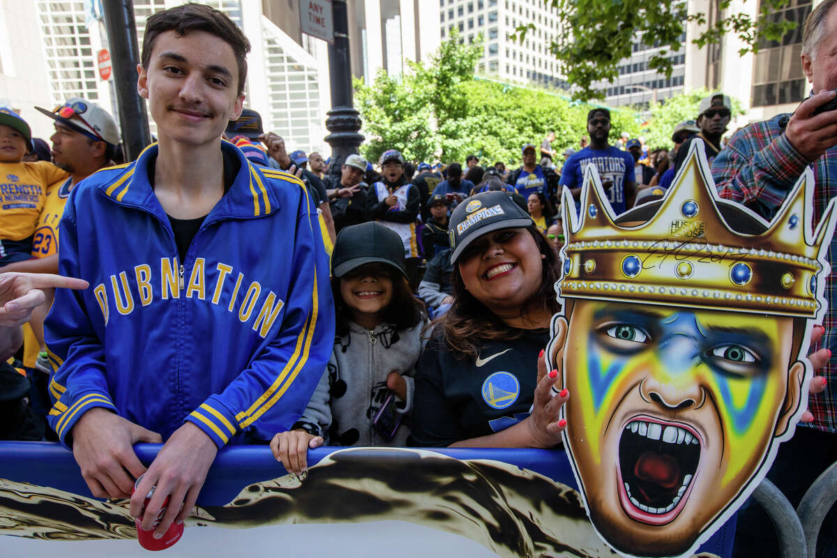The best fan signs from the Warriors championship parade in San Francisco