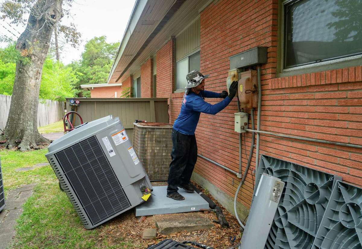 Surviving Texas heat: 10 ways to save money you electricity bill