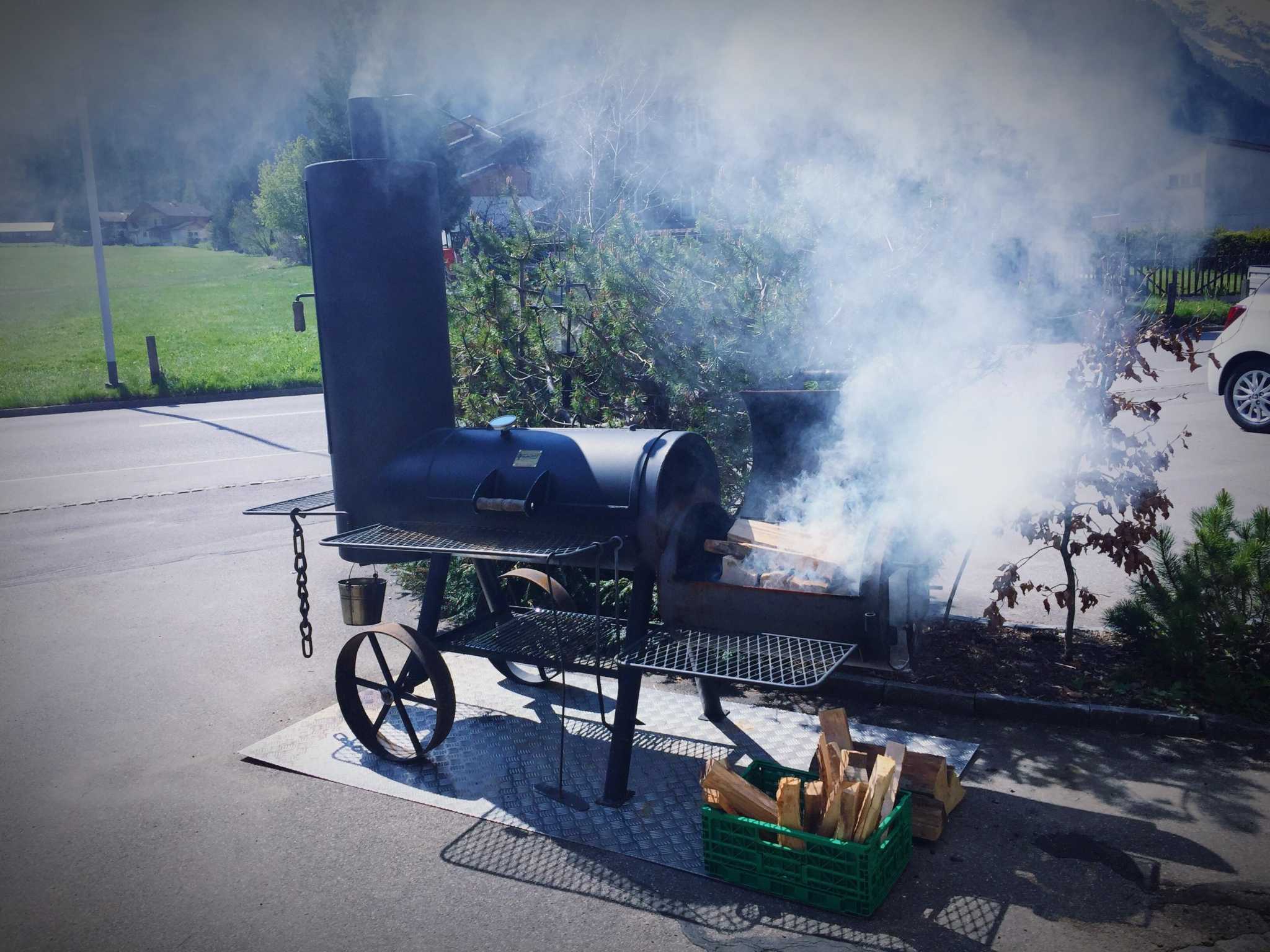 Too much dark smoke equals bad BBQ