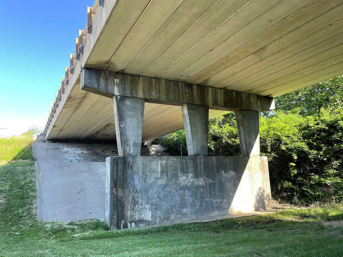 Edwardsville working toward replacing Center Grove Road overpass