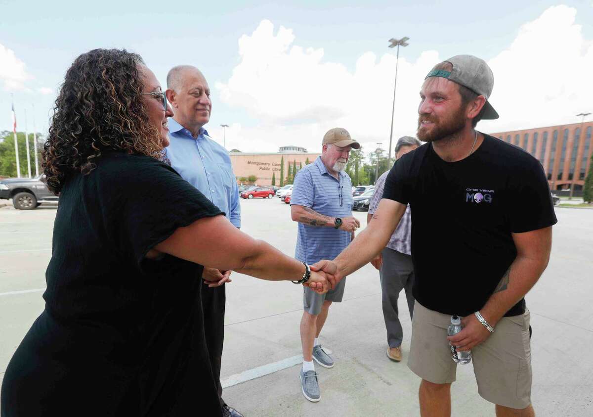 Marine veteran walking cross-country to honor fallen heroes