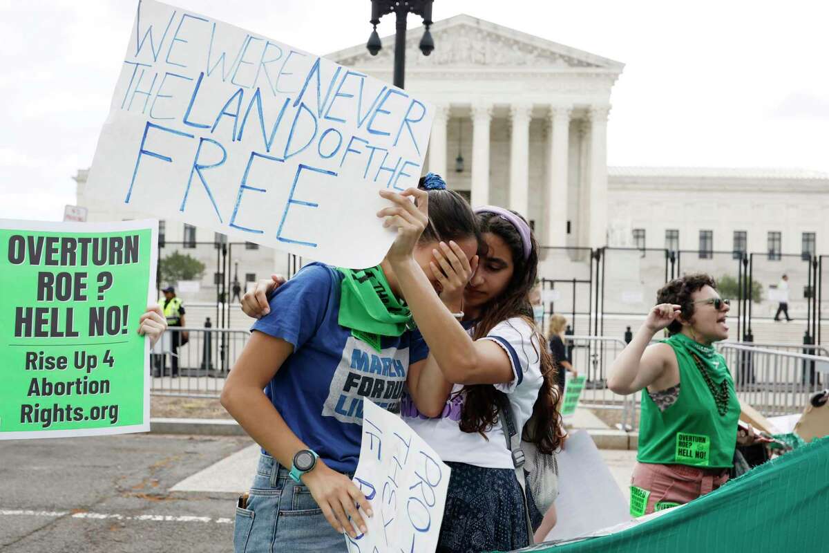 Supreme Court overturns Roe v. Wade: ‘Constitution does not confer ...