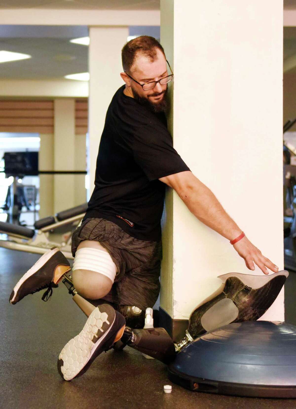 Stamford man who lost both legs takes on obstacle-filled 5K