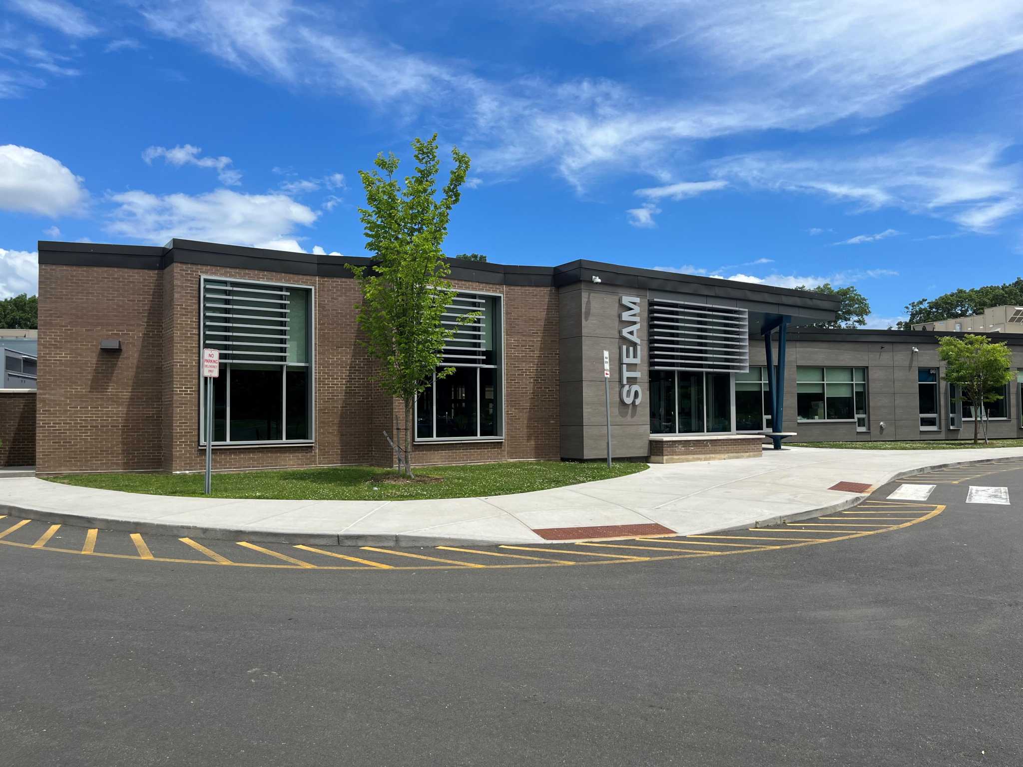 Norwalk's Ponus Ridge school sees biggest drop in chronic absenteeism