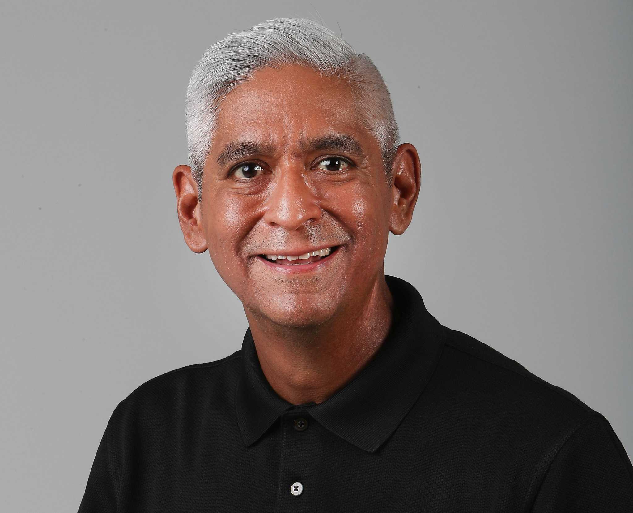 Houston Chronicle photog Steve Gonzales dies after cancer bout