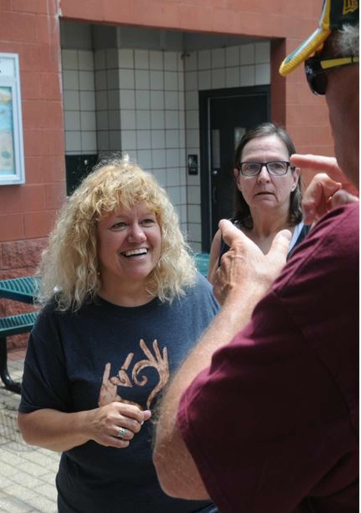 'Everyday people': Deaf community shares tales at Godfrey picnic