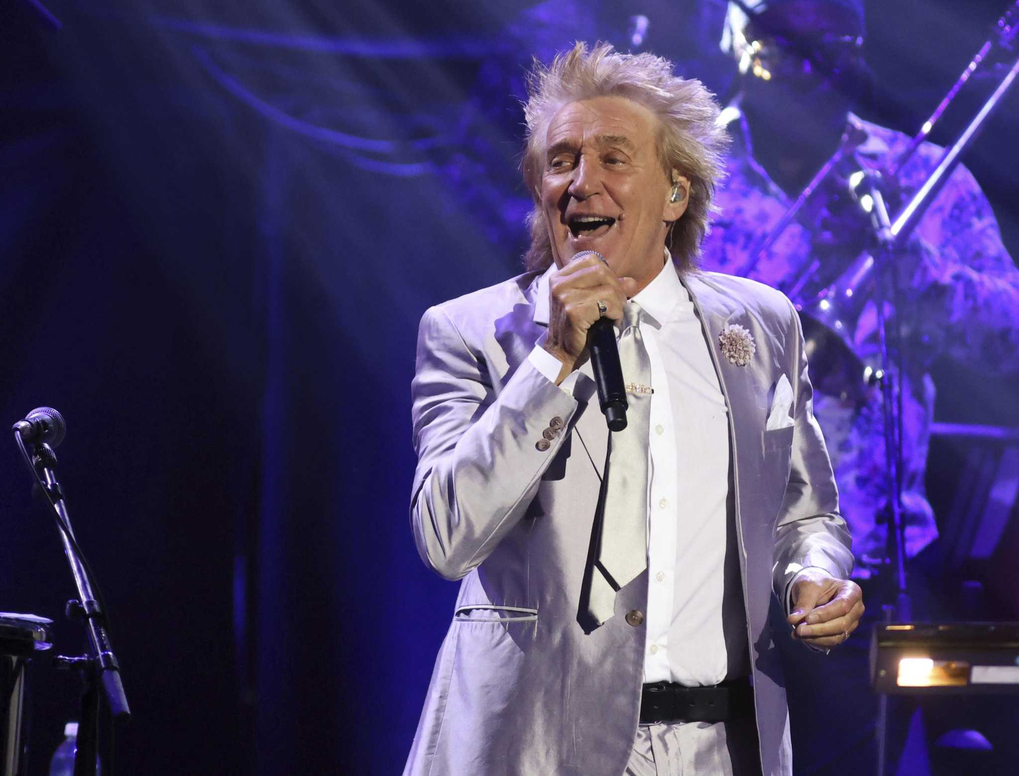 Rod Stewart concert, Texas BBQ class, and 9 more Houston area events
