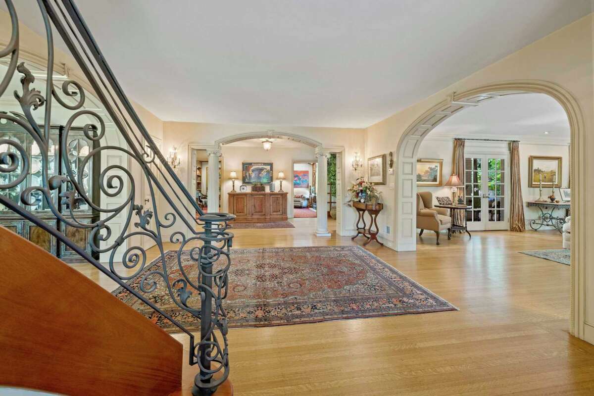 Famous California home once owned by Ronald Reagan hits the market for ...