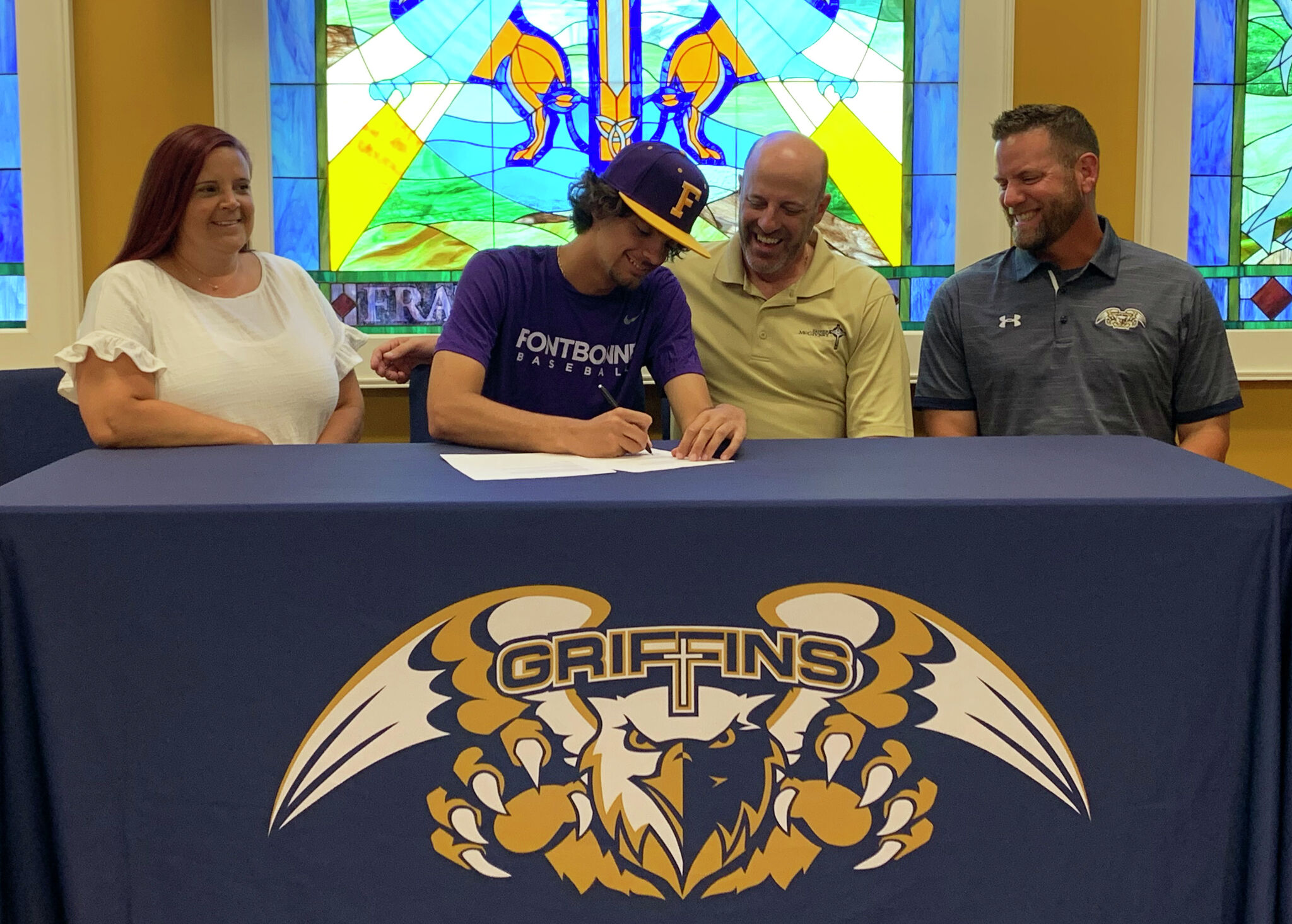 Luchetti continues baseball career with Fontbonne University