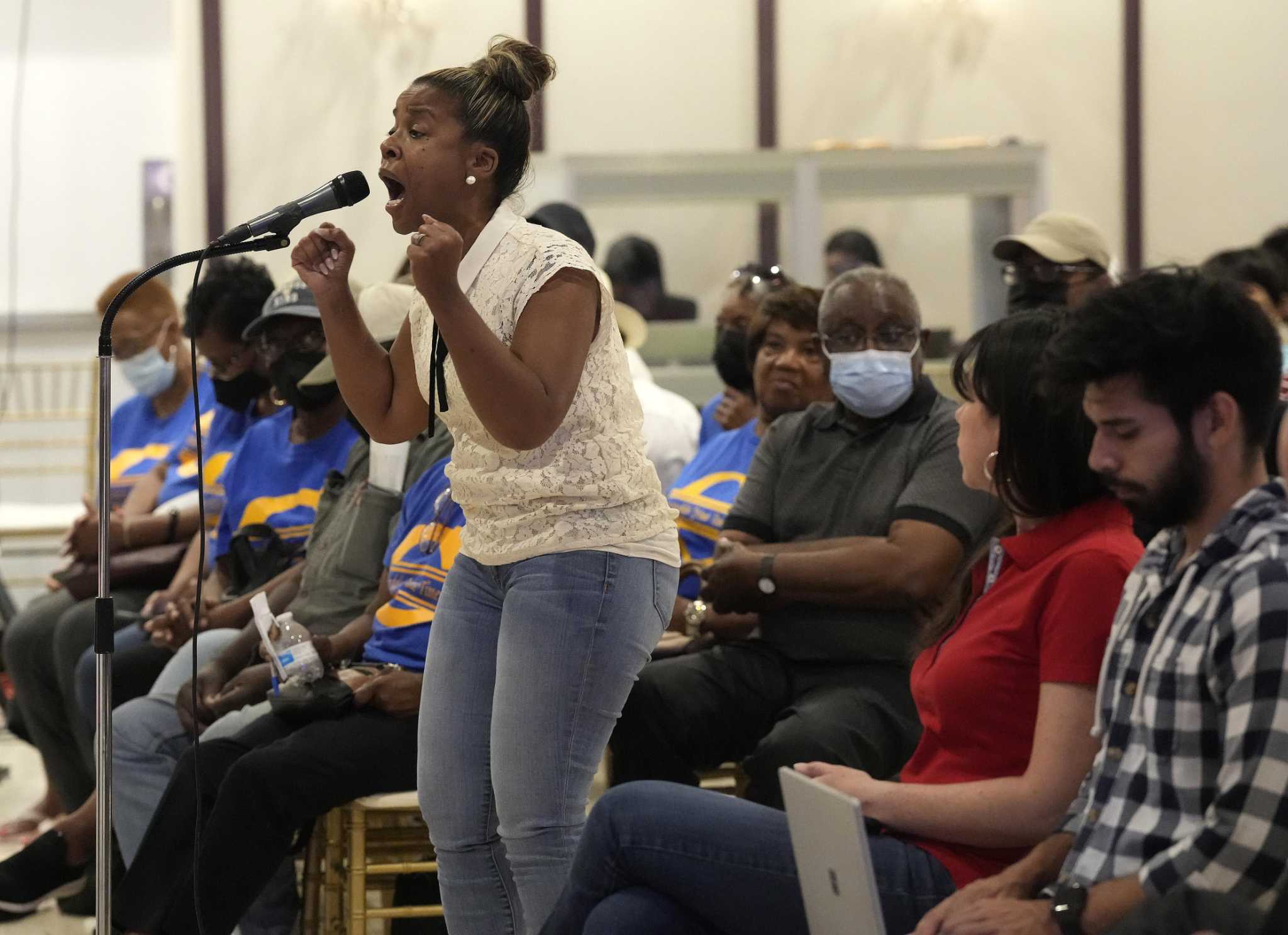 Environmental justice pioneer slams proposed landfill in Houston