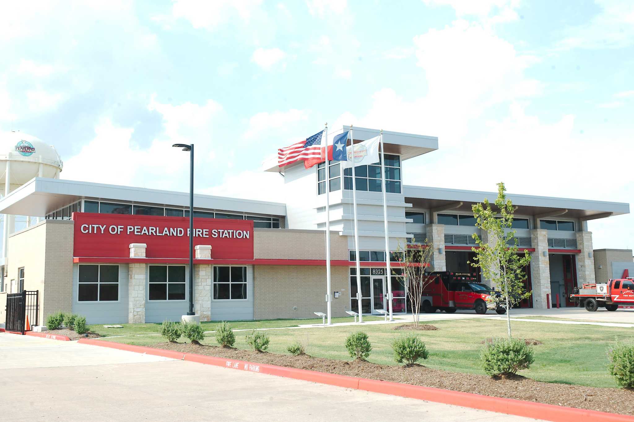 These photos take you on a tour of Pearland’s new fire station and ...