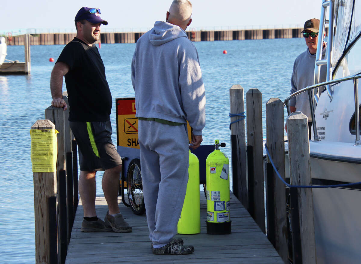 Huron County Sheriff’s Office Dive Team checks out sunken tug Barbara ...