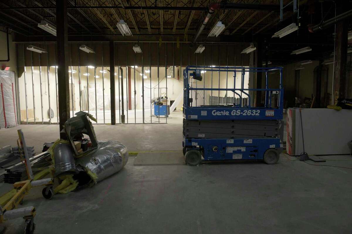 After hiring spree, Danbury innovator ships 1st treatment for lung ailments