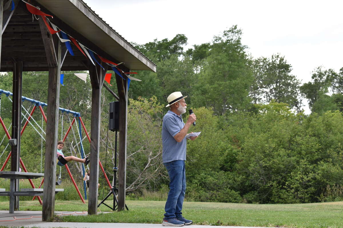 Tribute artist Jake Slater kicks off Mecosta Music on the River concert ...