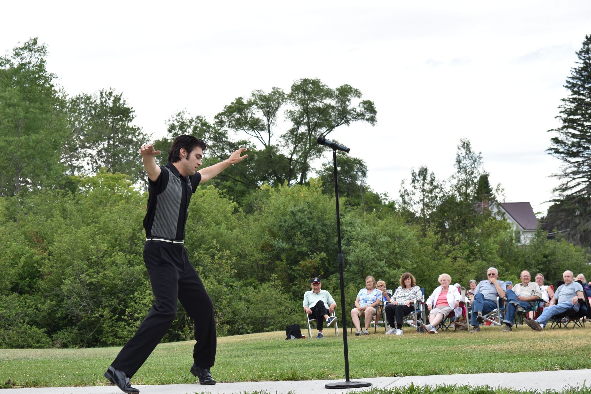 Tribute artist Jake Slater kicks off Mecosta Music on the River concert ...