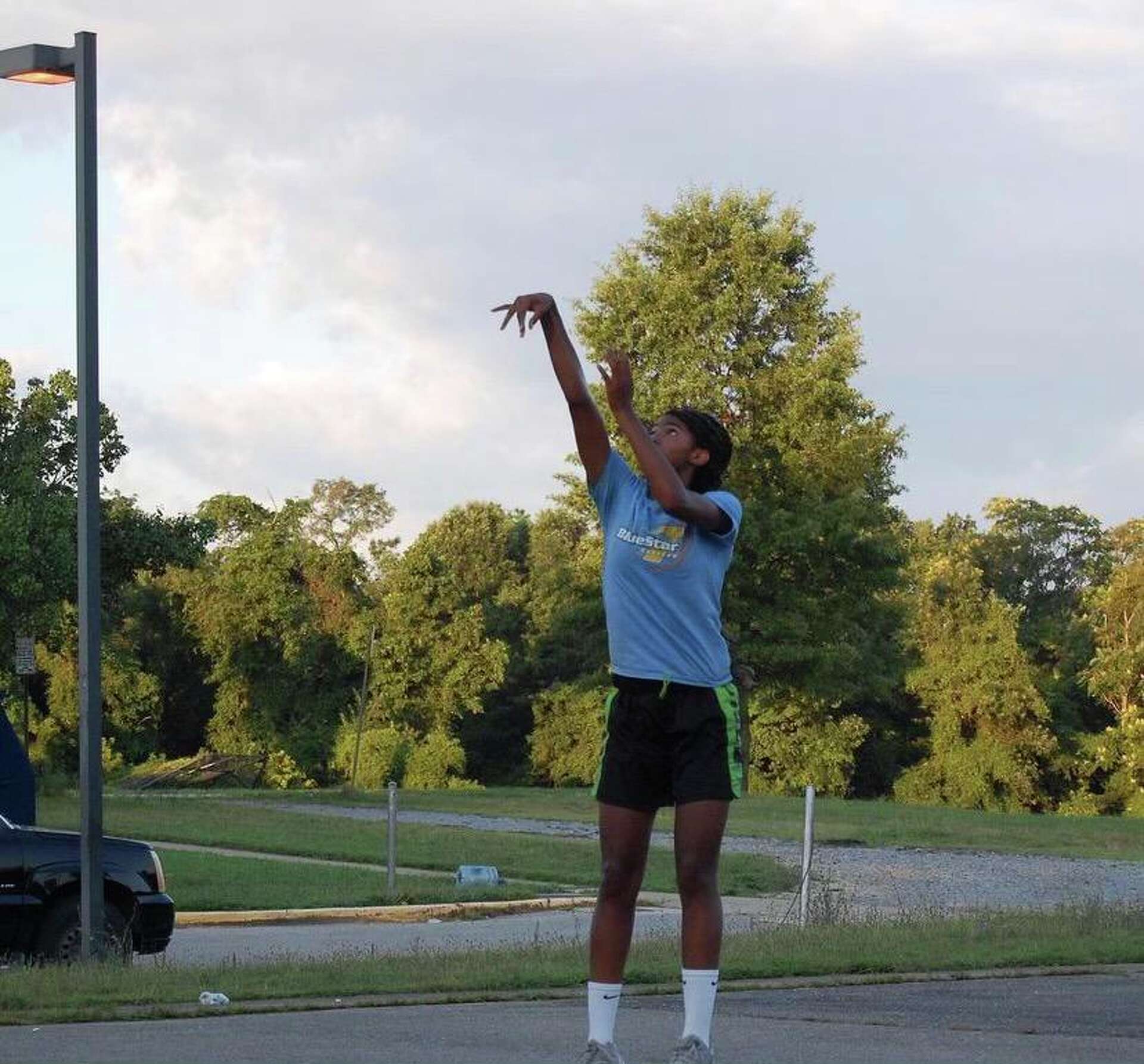 Qadence Samuels committed to UConn after visit with Geno Auriemma